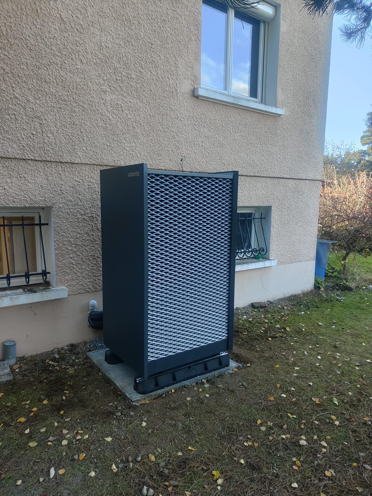Installation d'une PAC monobloc - Altipac - Spécialiste PAC et clim en ...